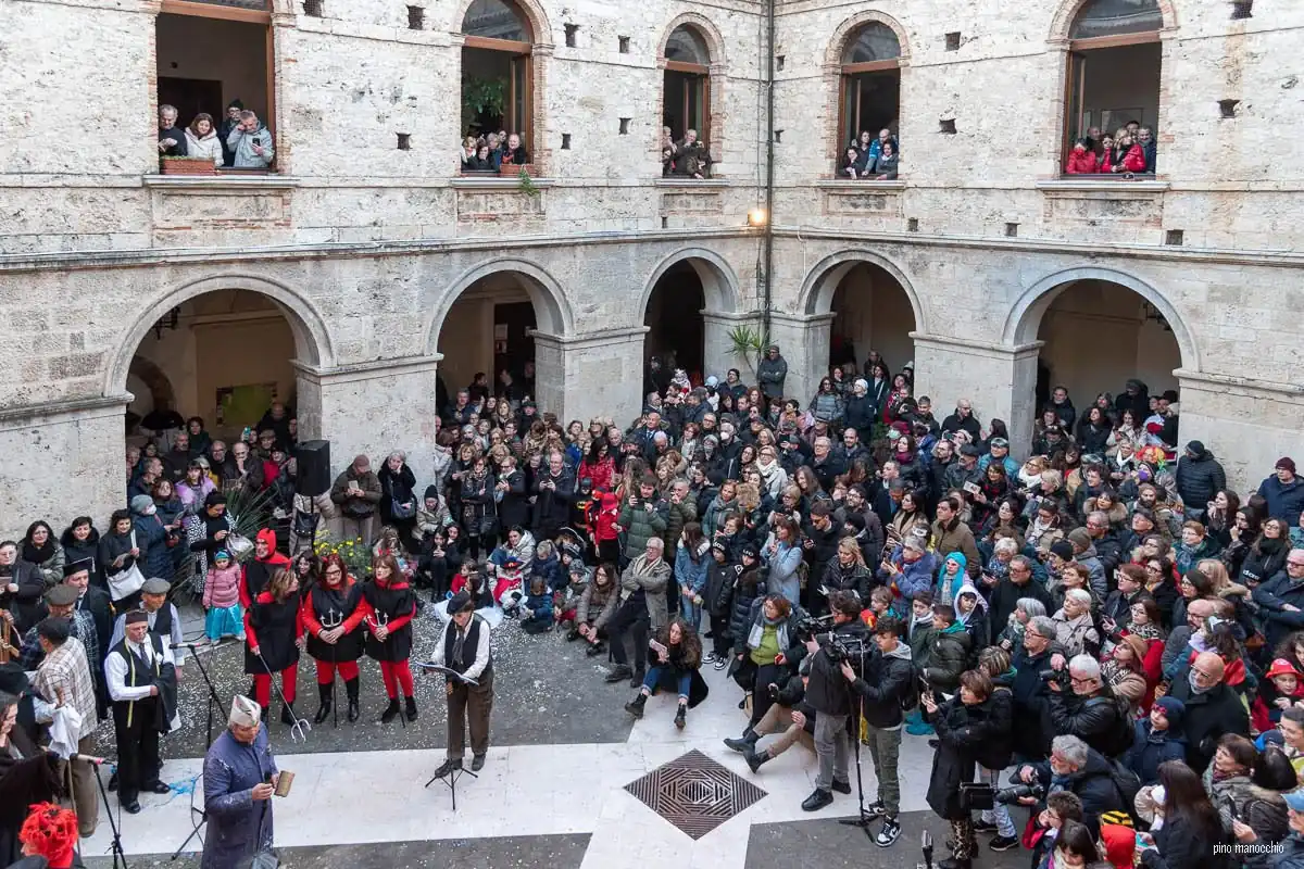 "La Porta dell'Inferno" - Ru Carnevale re Sernia 2025 - Quotidiano del ...